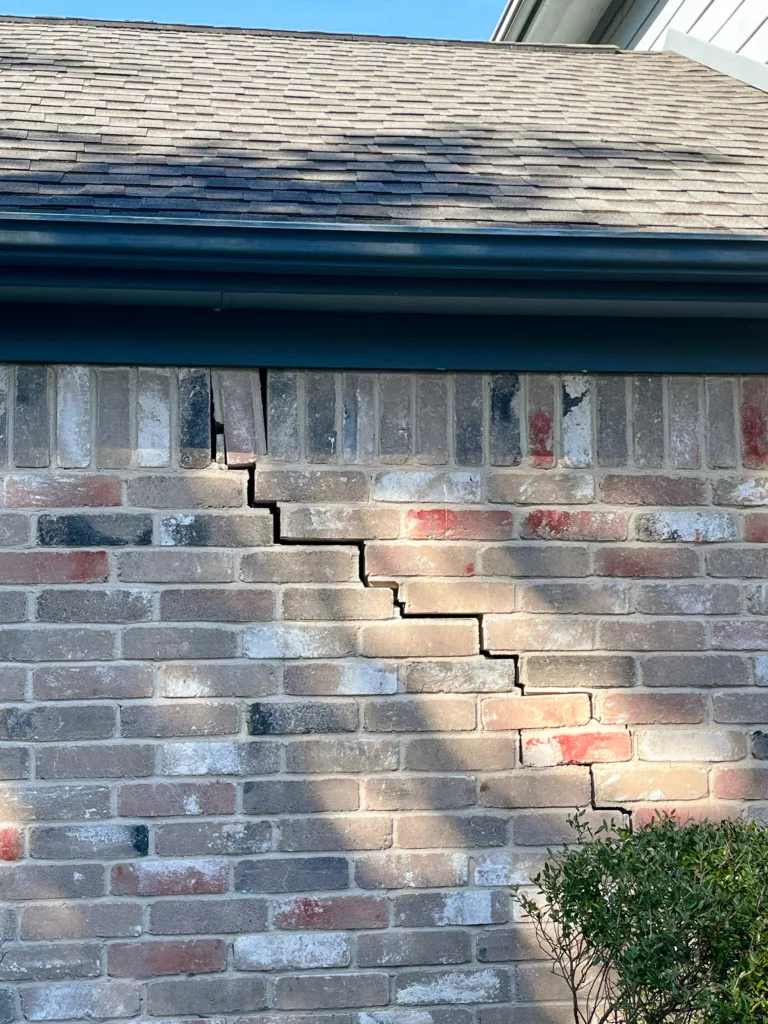 5 Visible Signs That Show Your Home Foundation Has Issues